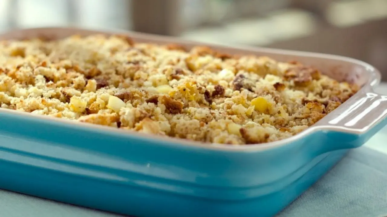 Grandma Lizzie's Cornbread Dressing Recipe | Trisha Yearwood | Food Network