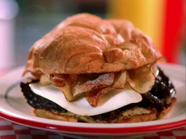 The B.L.D Recipe | Jeff Mauro | Food Network