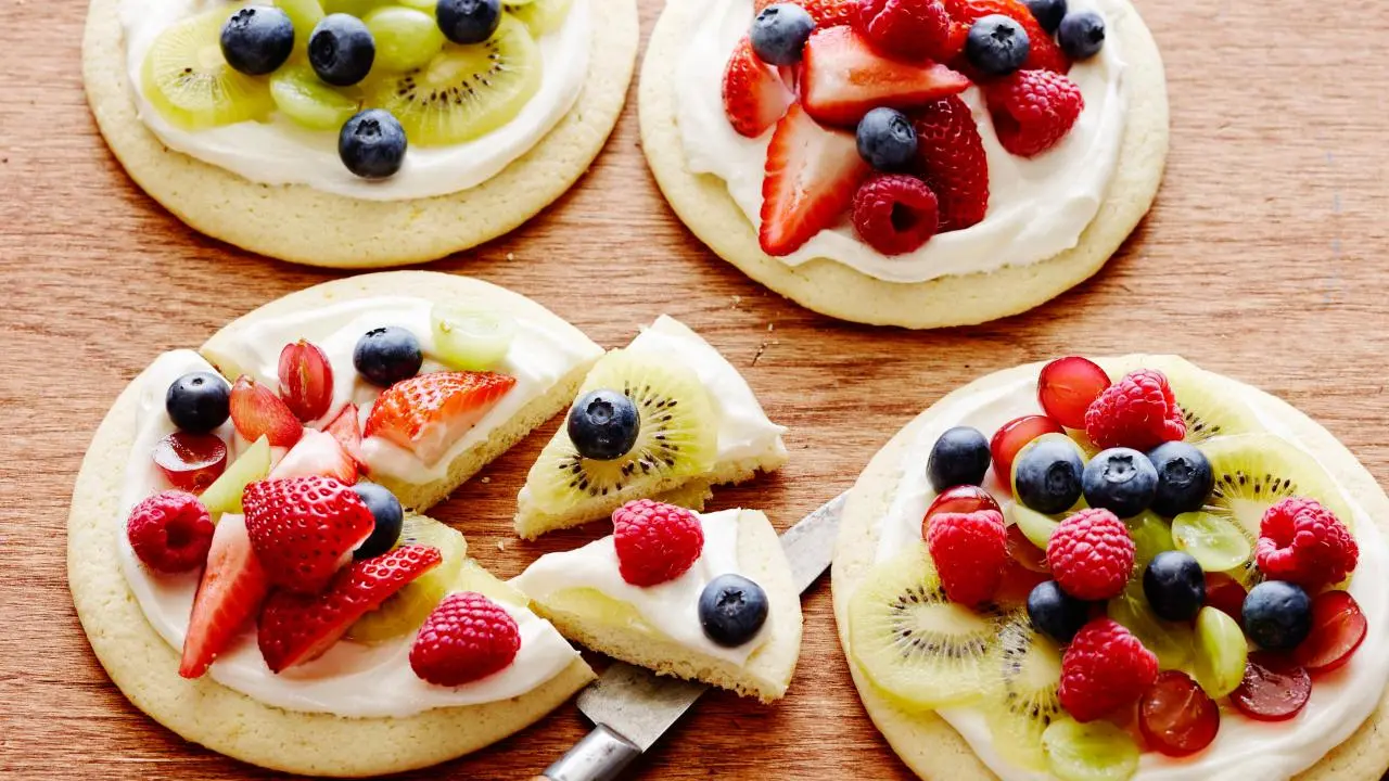 Individual Fruit Pizzas Recipe | Ree Drummond | Food Network