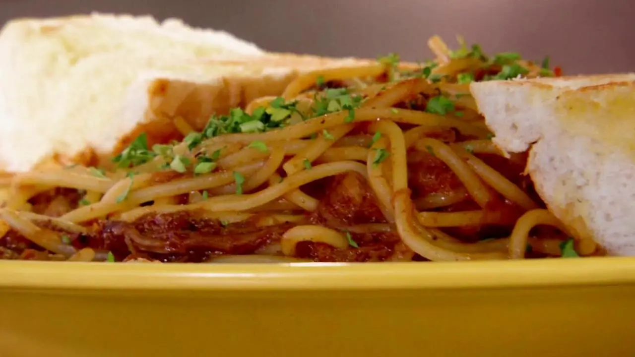 Hwy 61 Roadhouse BBQ Spaghetti Recipe | Food Network