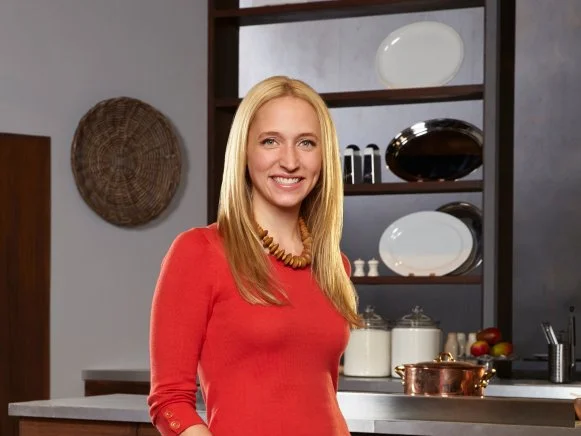 Nikki Dinki Bio | Food Network
