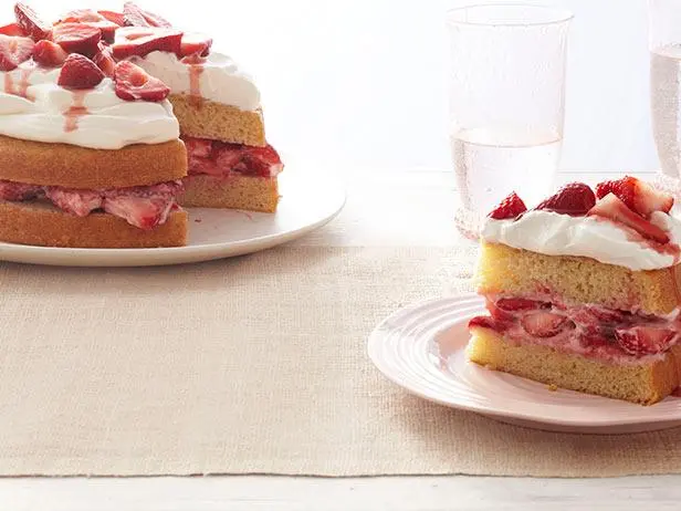 Vanilla Layer Cake with Strawberries and Cream Recipe - Chef's Resource ...