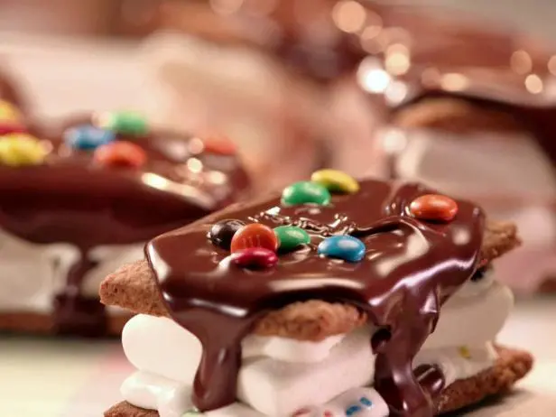 1 S'more for the Road and Kiddie S'mores Recipe | Jeff Mauro | Food Network