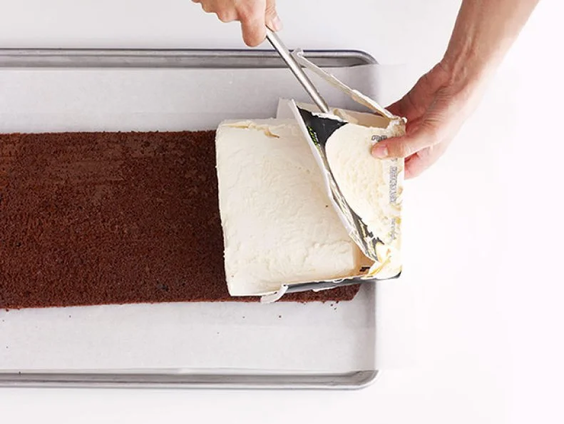 How to Make a Giant Ice Cream Sandwich Cake : Food Network | Food Network