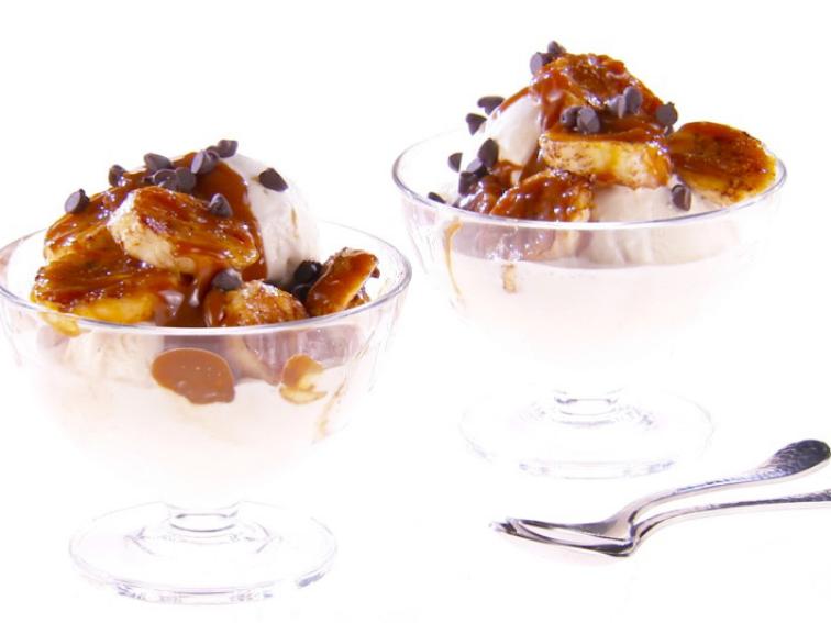 Easy Bananas Foster Recipe | Giada De Laurentiis | Food Network