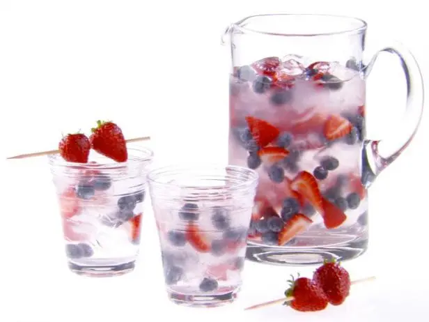 Spa Water Recipe | Giada De Laurentiis | Food Network