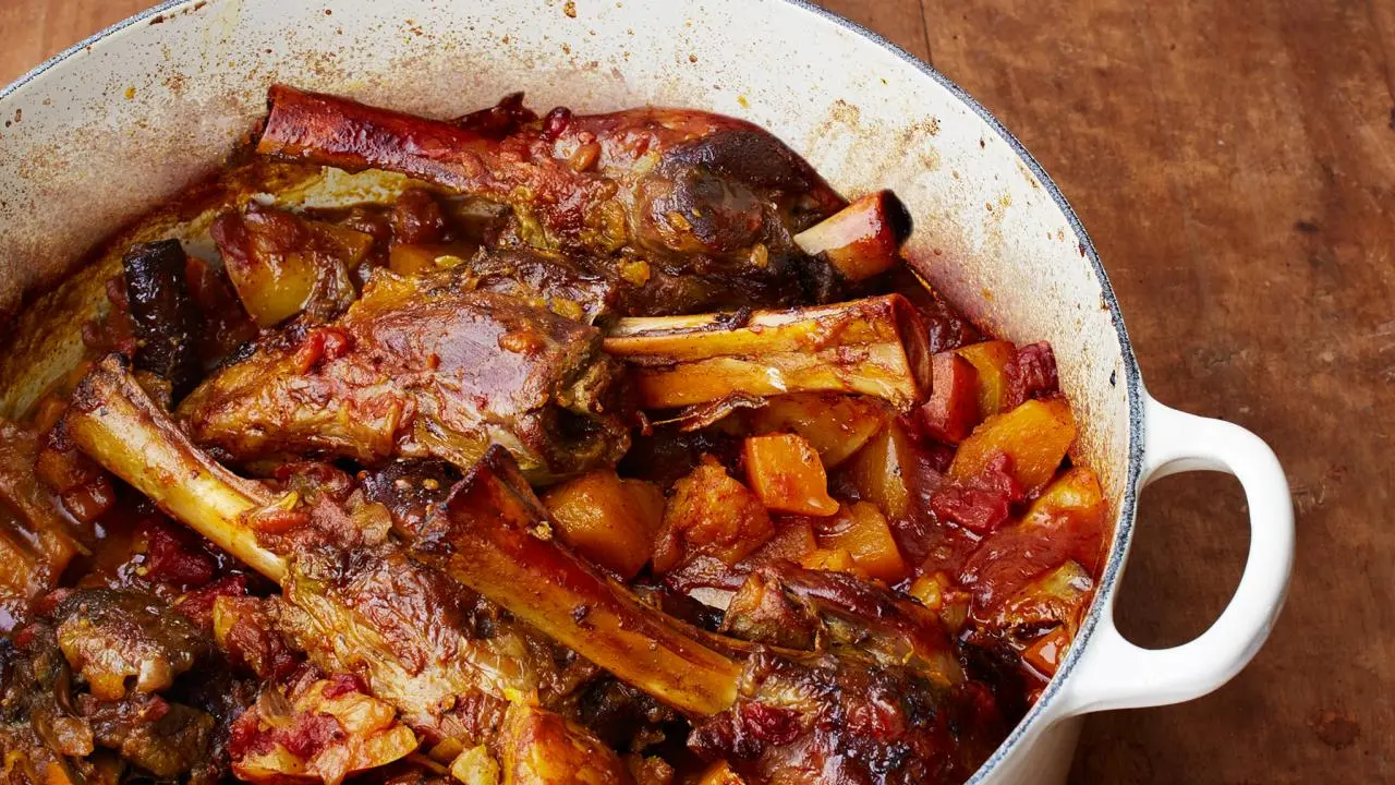 how to cook lamb shoulder in a tagine