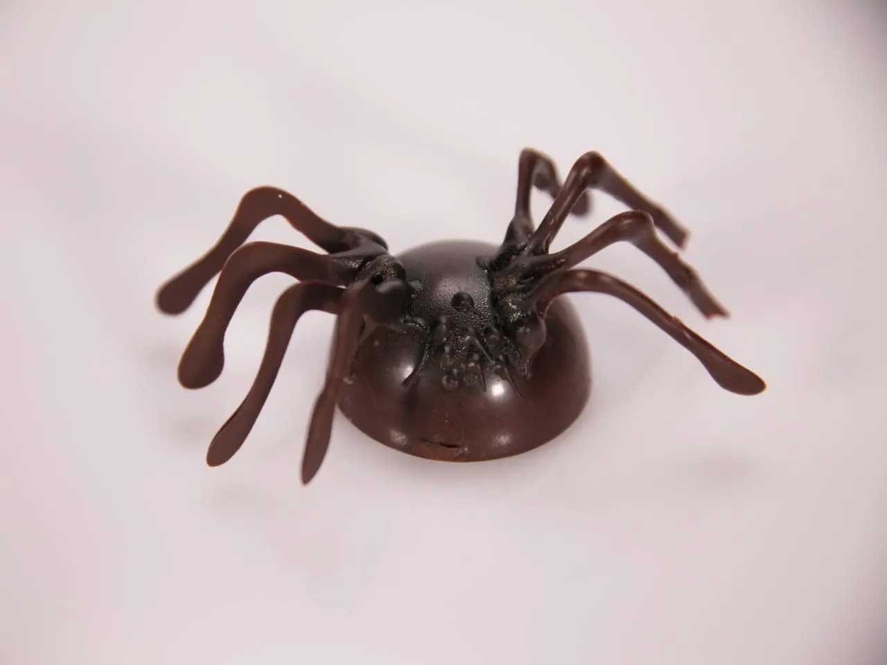 Chocolate Spiders TheArtGe | Makeup | Art | DIY (@theartge) #diy