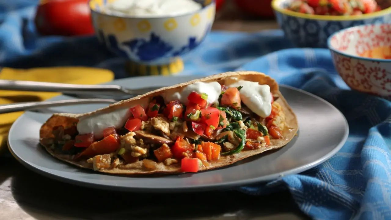 Breakfast Fajitas Recipe | Valerie Bertinelli | Food Network