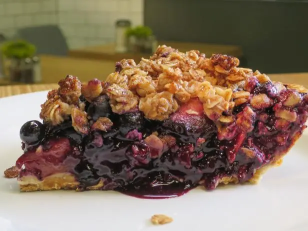 Blueberry Peach Crumb Pie Recipe - Chef's Resource Recipes