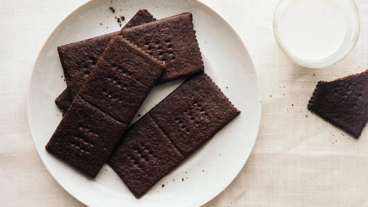 Chocolate Graham Crackers Easy To Make Chocolate Graham Cracker Cake