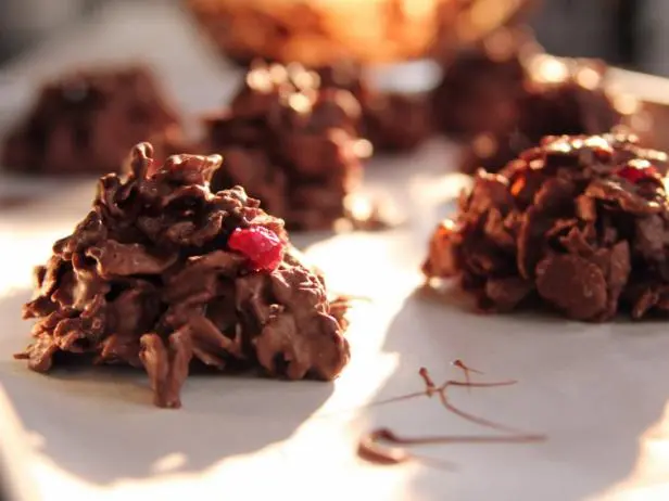 English Chocolate Crisps Recipe - Chef's Resource Recipes