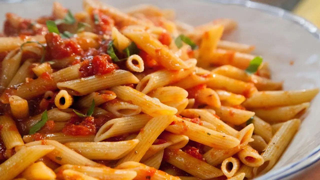 Spicy Arrabiata Penne Recipe | Valerie Bertinelli | Food Network