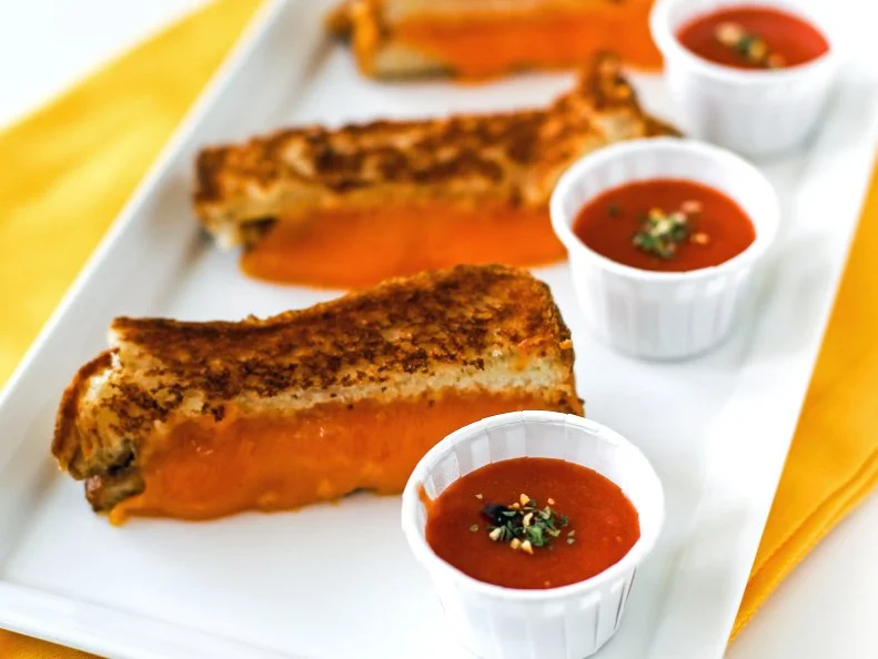 How to Host a "Friends"-Themed Friendsgiving Party : Food Network ...