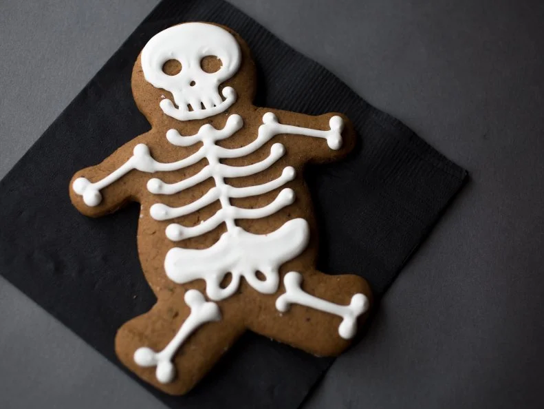 Halloween Gingerbread Ghouls : Food Network | Food Network