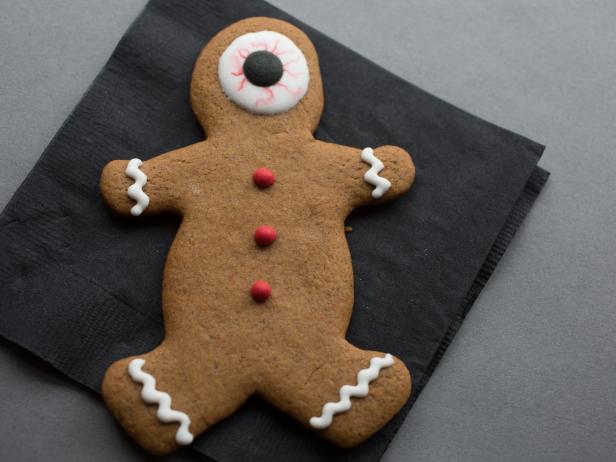 How to Make a Gingerbread Cyclops : Food Network | Halloween Party ...