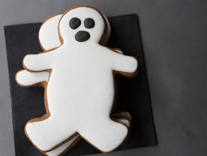 Halloween Gingerbread Ghouls : Food Network | Food Network