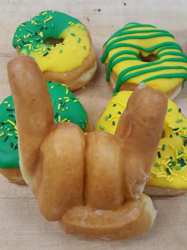 Sandy’s Donuts | Restaurants : Food Network | Food Network