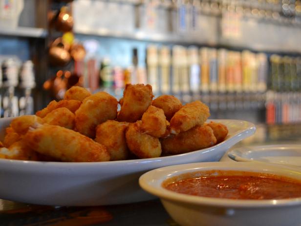 El Bait Shop | Restaurants : Food Network | Food Network