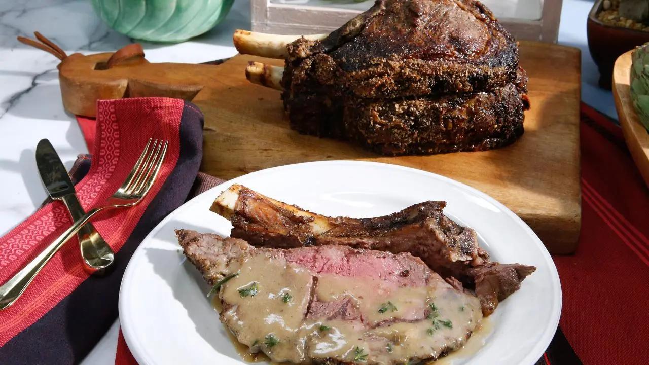 Prime Rib with Beef Gravy Recipe | Katie Lee Biegel | Food Network