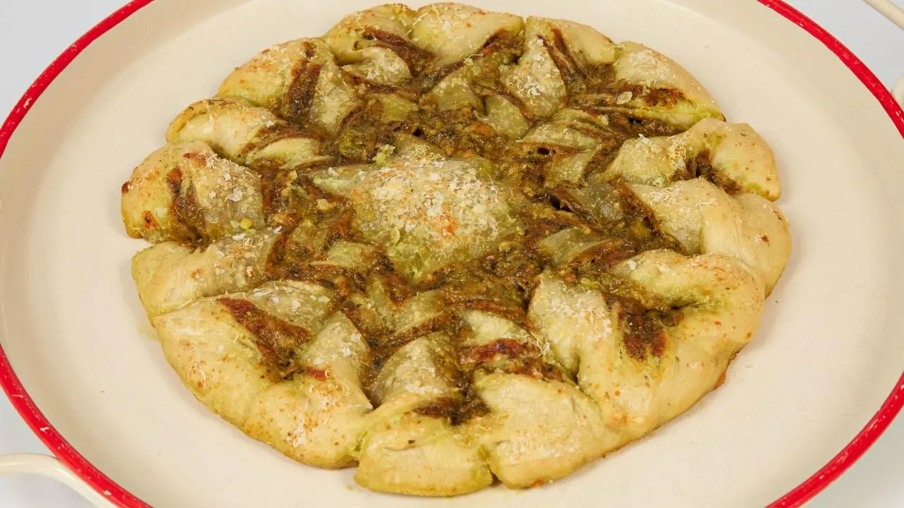 Pesto and Cheese Snowflake Bread Recipe | Food Network Kitchen | Food ...