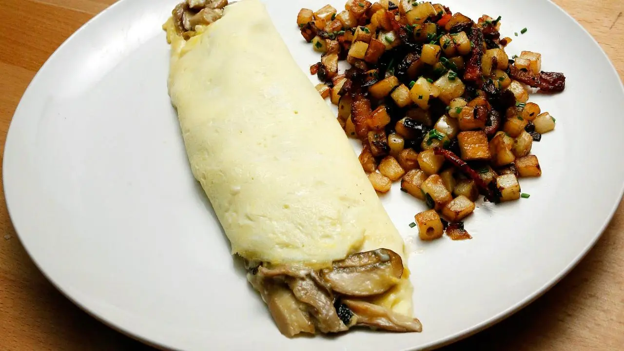 how to cook bacon and mushroom omelette