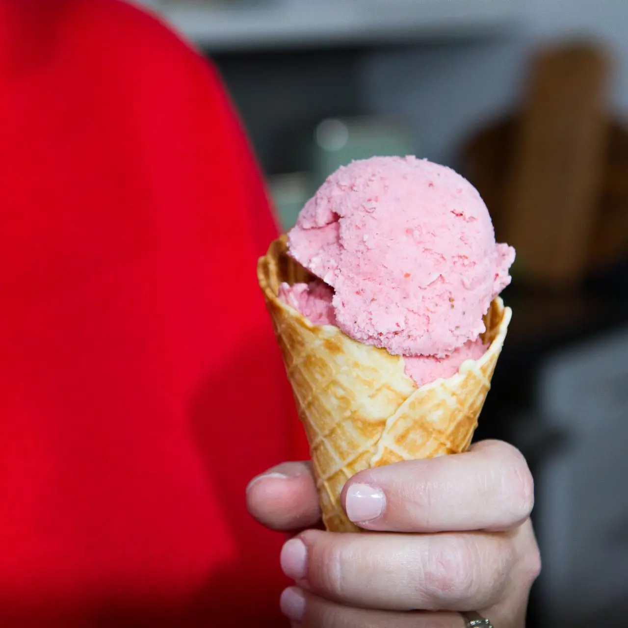 Strawberry Cream Ice Cones