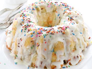 Confetti Monkey Bread Recipe | Amanda Rettke | Food Network