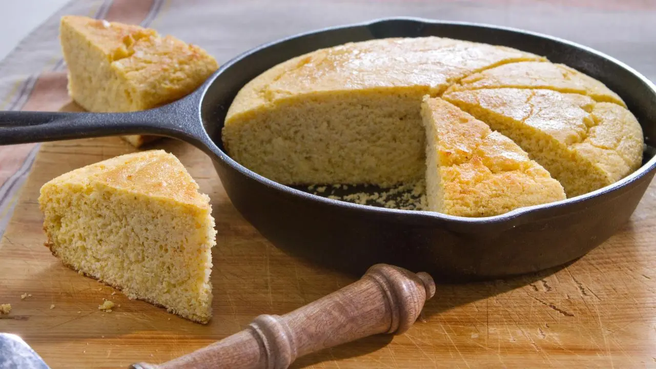 Buttermilk Cornbread Recipe | Trisha Yearwood | Food Network