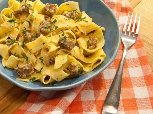 Sunny s 5 Ingredient Spicy Sausage Carbonara