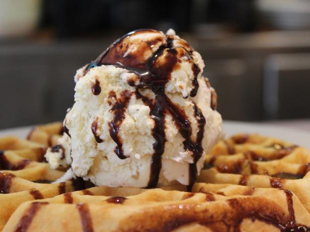 Petrow's | Restaurants : Food Network | Food Network