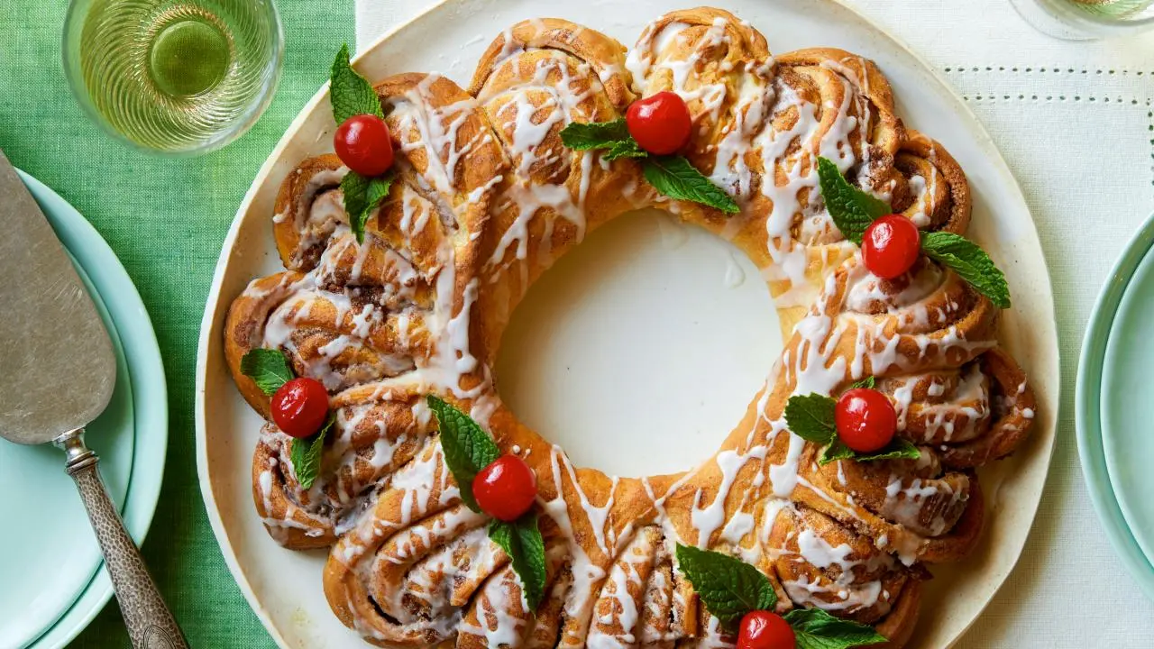 Cinnamon Roll Wreath Recipe | Food Network Kitchen | Food Network