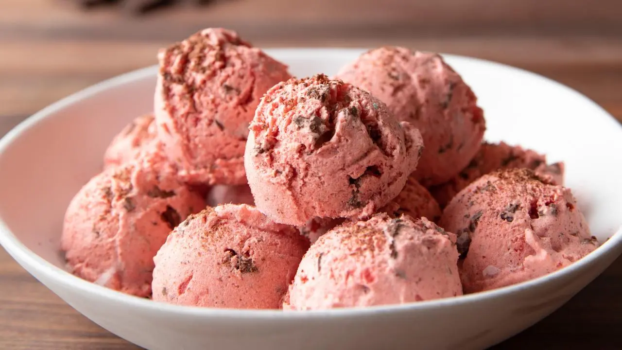 Fast and Fruity Ice Cream Recipe | Ree Drummond | Food Network