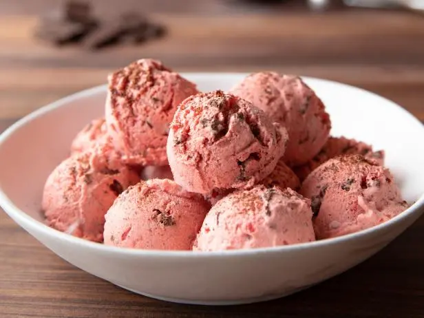 Fast and Fruity Ice Cream Recipe | Ree Drummond | Food Network