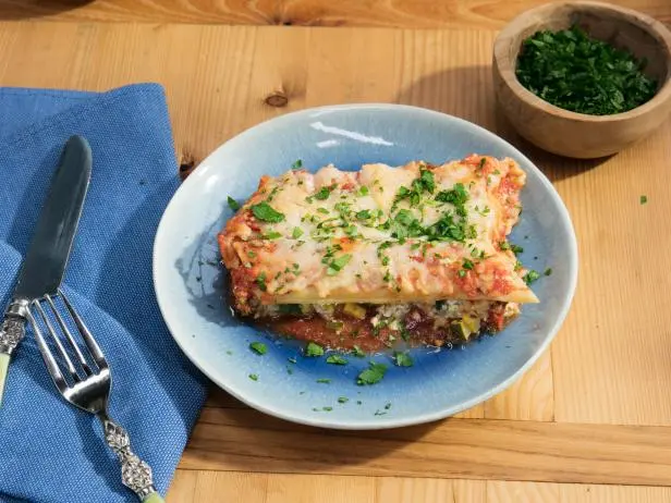 Cheesy Vegetable Manicotti Recipe | Katie Lee Biegel | Food Network