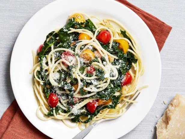 Spaghetti with Kale and Tomatoes Recipe | Food Network