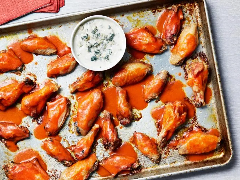 Baked Sriracha Buffalo Wings with Blue Ranch Dipping Sauce Recipe ...