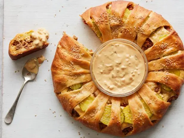Bacon Cheeseburger Crescent Ring Recipe | Food Network Kitchen | Food ...