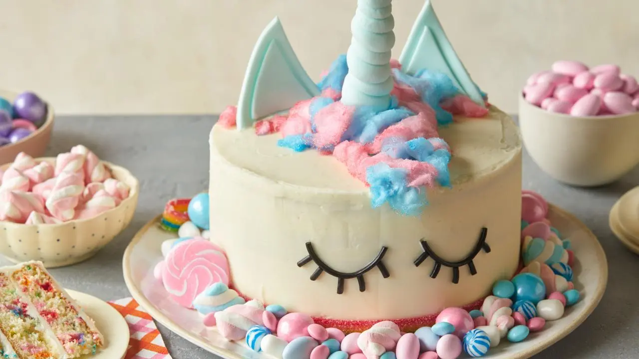 how to make a unicorn cake horn