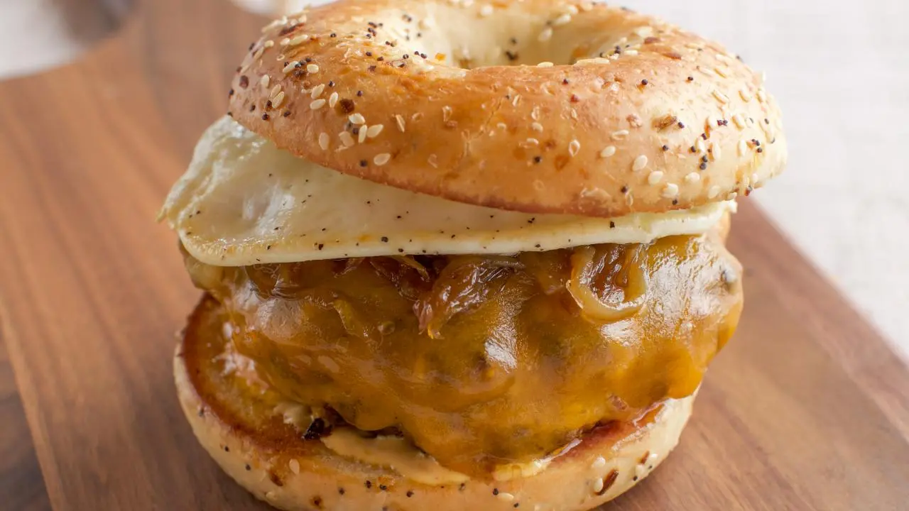 Breakfast Bagel Burgers Recipe | Ree Drummond | Food Network