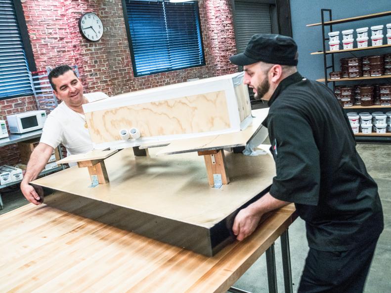 Buddy Vs Duff: Making Cakes with the Cake Boss | Buddy vs. Duff | Food ...