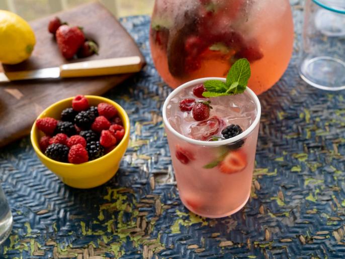 Sparkling Summer Lemonade Recipe | Kardea Brown | Food Network