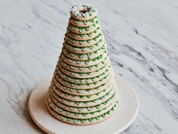 Best Tree-Shaped Christmas Dessert Centerpieces | FN Dish - Behind-the ...