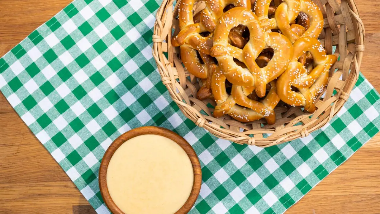 How to Make Homemade Beer Cheese | Ohio-Style Beer Cheese Recipe ...