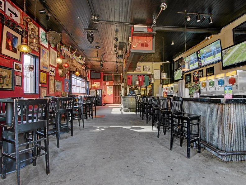 18 Best College Bars | Food Network