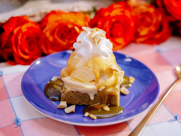 Loaded Butterscotch Sauce Sundae Recipe | Jeff Mauro | Food Network