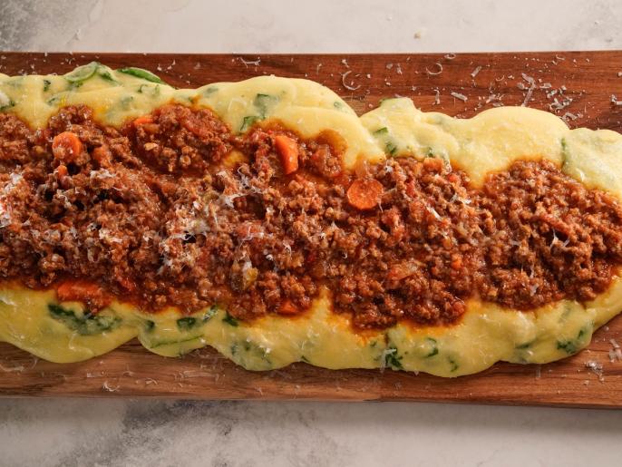 Spicy Lamb Bolognese Recipe | Giada De Laurentiis | Food Network