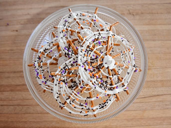 Pretzel Spider Webs Recipe | Ree Drummond | Food Network