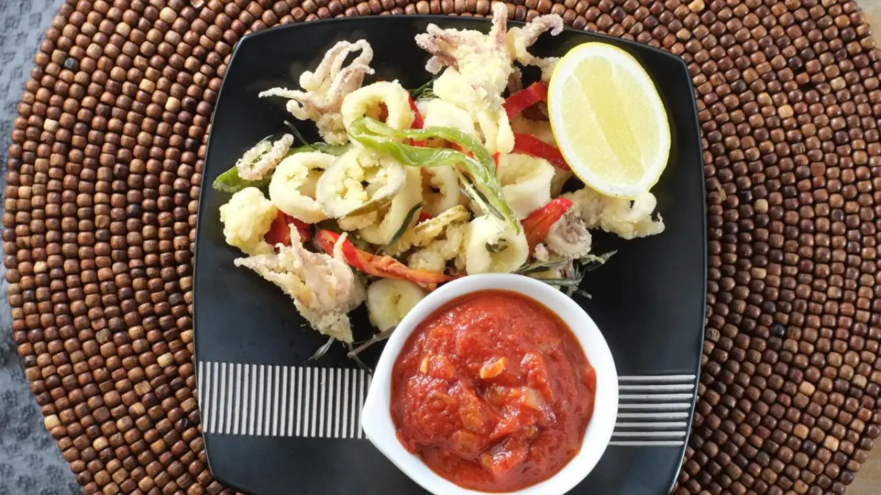 Fried Calamari with Spicy Red Sauce Recipe | Food Network