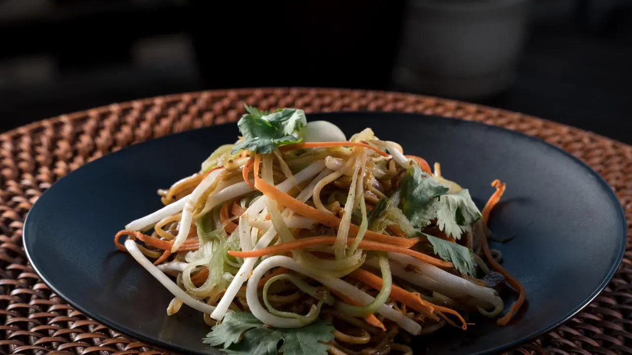Zha Jiang Mian Meatless Chinese Spaghetti Recipe | Ming Tsai | Food Network